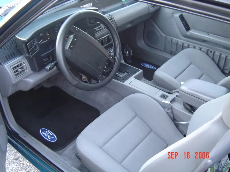 HELP - Need pic of a grey interiored fox with grey Corbeau gtsII seats ...